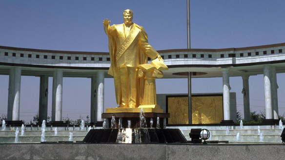 TURKMENISTÁN, LA EXCENTRICIDAD EN PERSONA. - Geopol 21