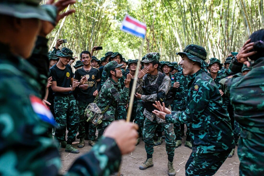 MYANMAR: UN EJÉRCITO DE ESTUDIANTES Y POETAS - Geopol 21